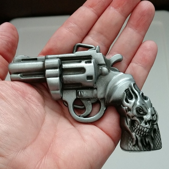 None | Accessories | Cast Metal Belt Buckle Revolver With Skull ...
